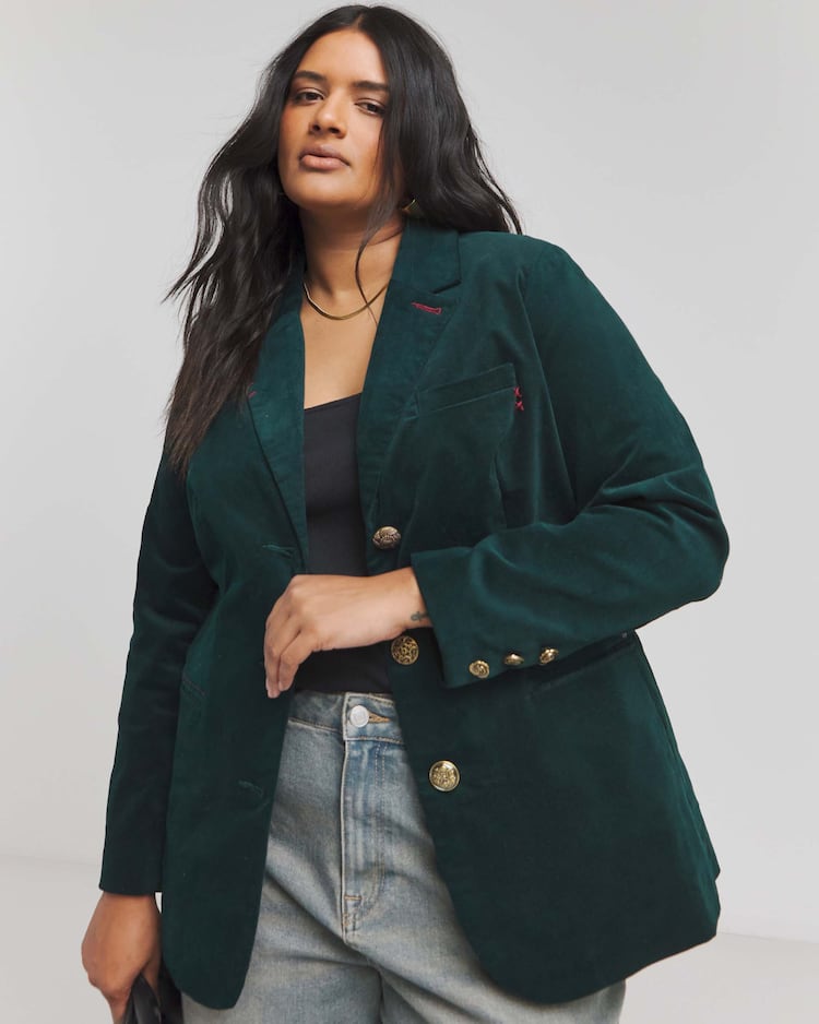 Fashionable women’s clothing from Fashion World in sizes 12 - 32. Shop ...